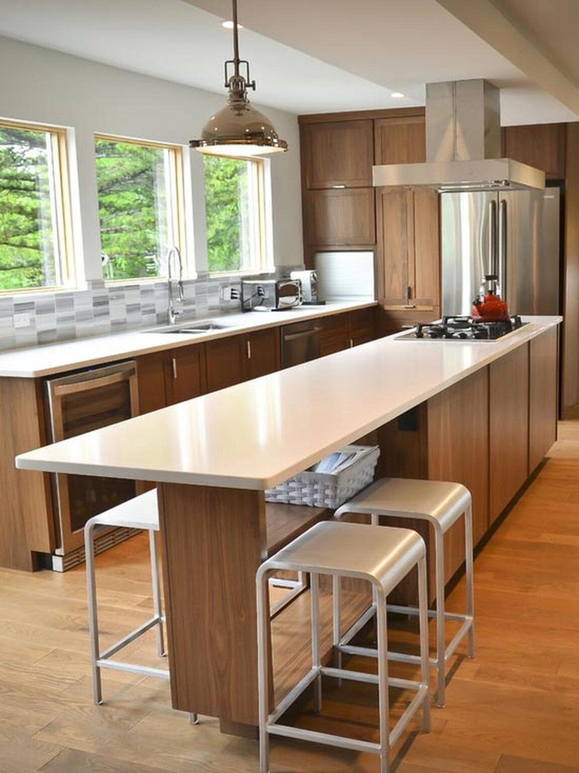 21 Kitchen Islands with Seating for Stylish Functionality