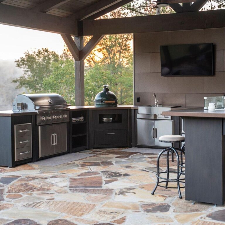 18 Covered Grill Area Designs for All Seasons