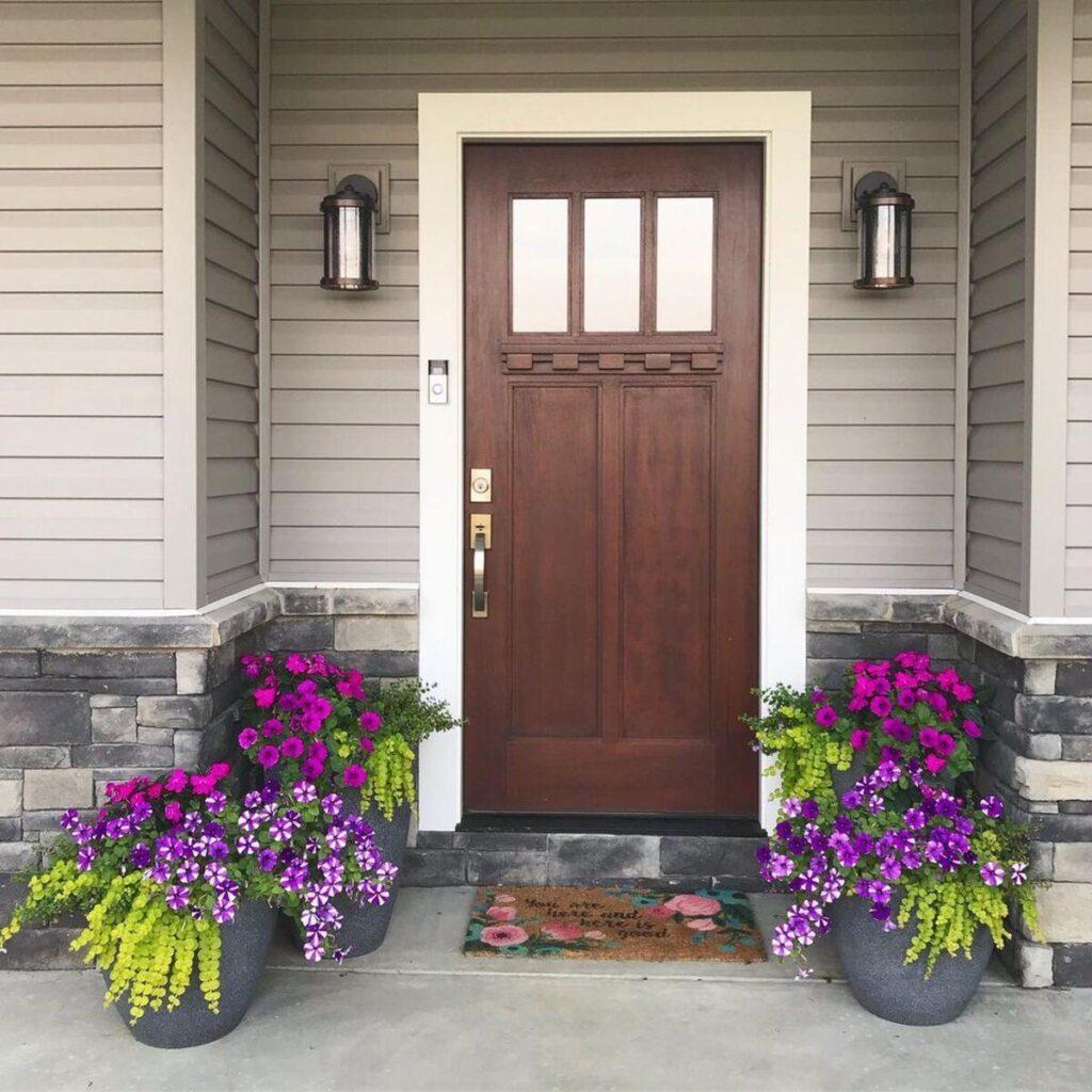20 Beautiful Flower Pots for Your Front Porch
