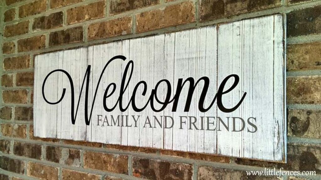 30 Eye-Catching Porch Wall Decor Ideas to Transform Your Front Entrance