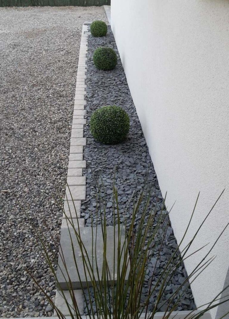 28 Beautiful Pebble Landscape Ideas for a Perfect Yard