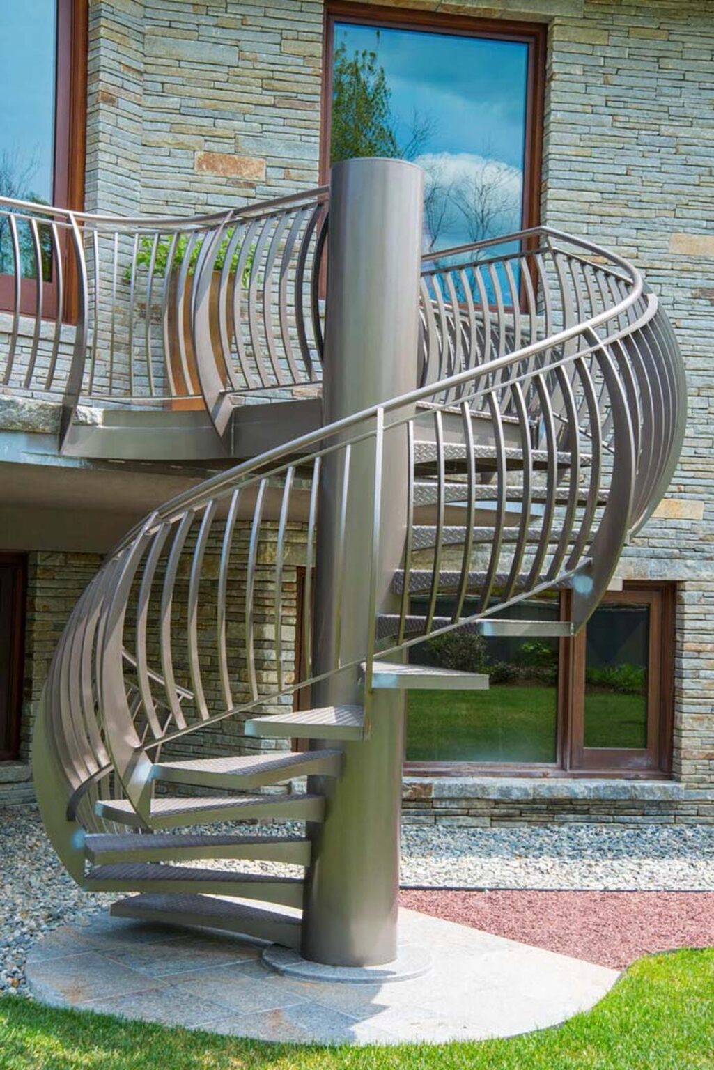 26 Stylish Deck Steps Designs to Enhance Your Outdoor Living