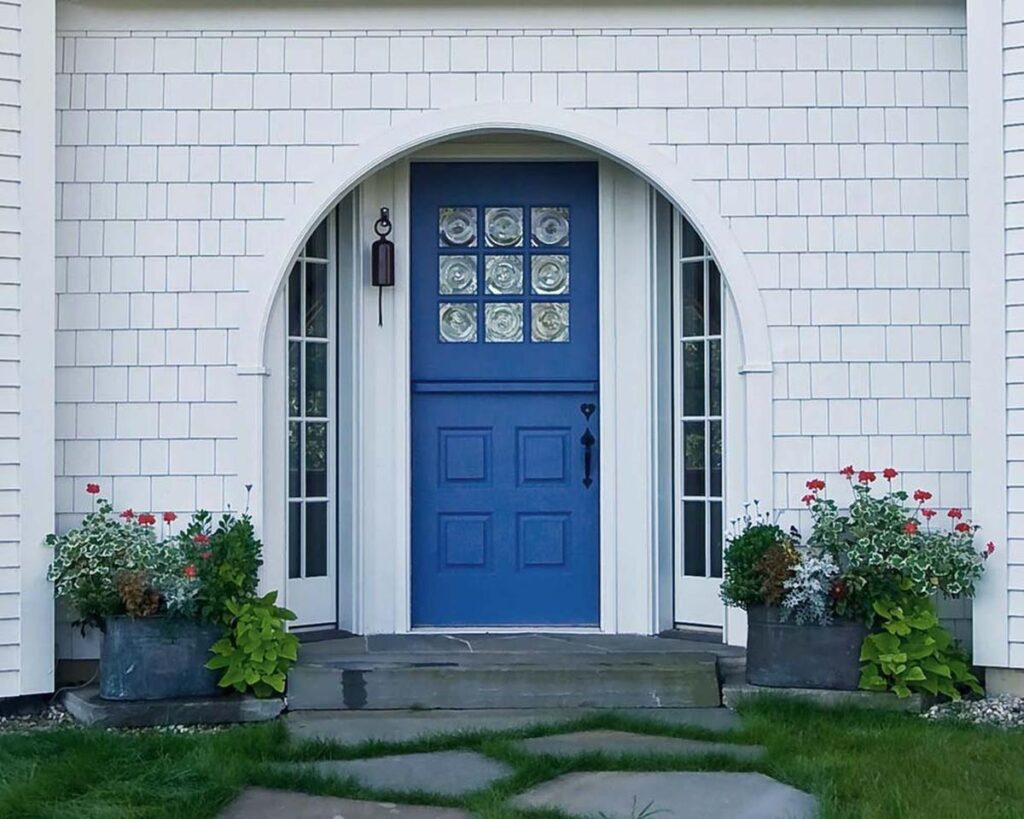 18 Stylish Blue Front Doors for a Bold Entrance