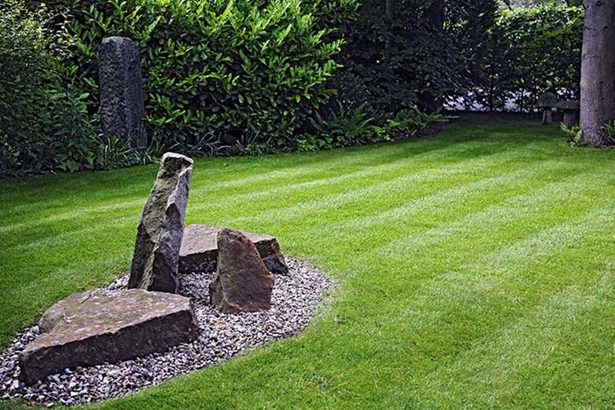13 Creative Boulders Landscaping Ideas for Gorgeous Yard