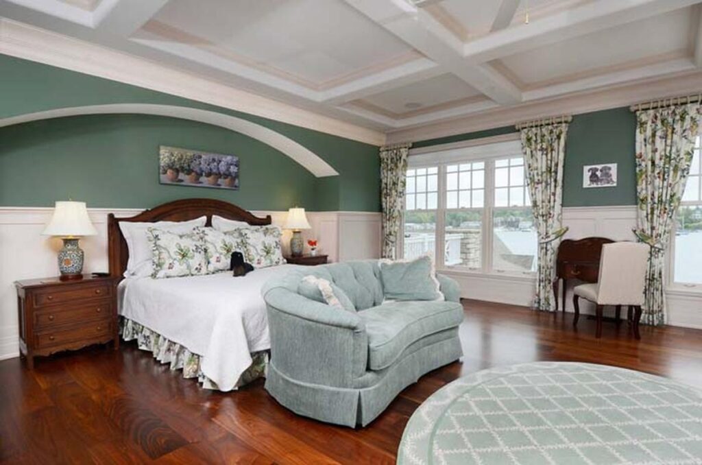 27 Top Two-Color Combinations for Bedroom Walls