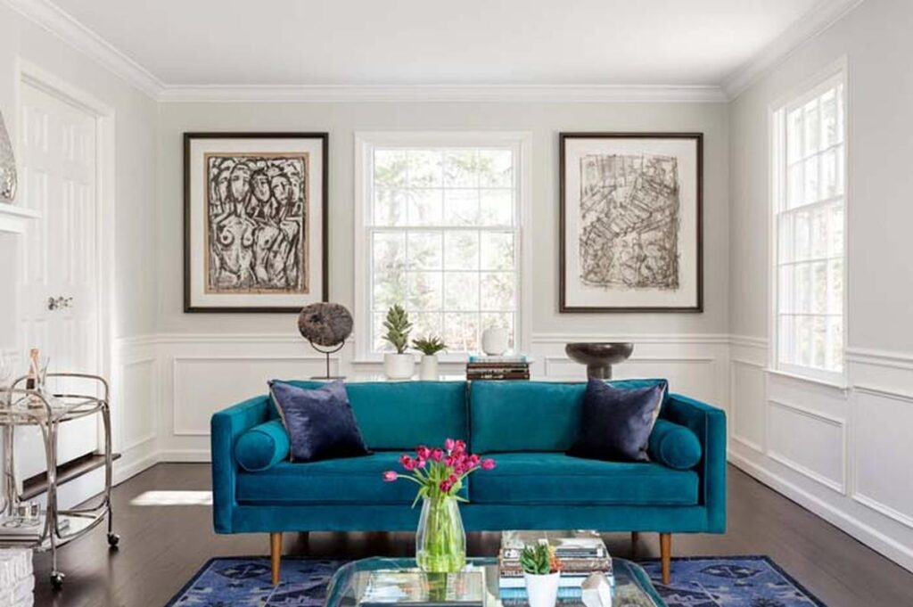 17 Stunning Two-Tone Color Walls with Chair Rail Ideas