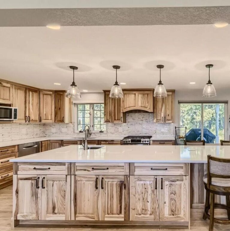 12 Best Color Schemes for Hickory Cabinet Kitchens
