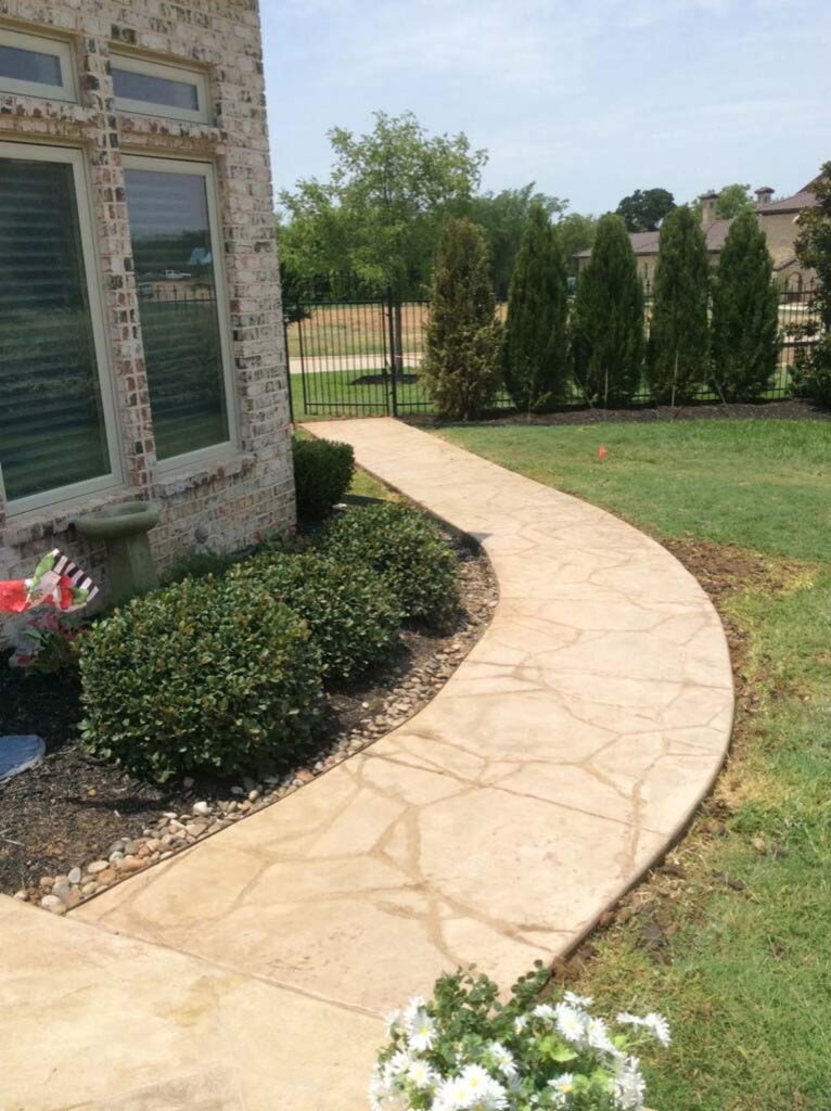 28 Chic Concrete Walkway Ideas for a Modern Look