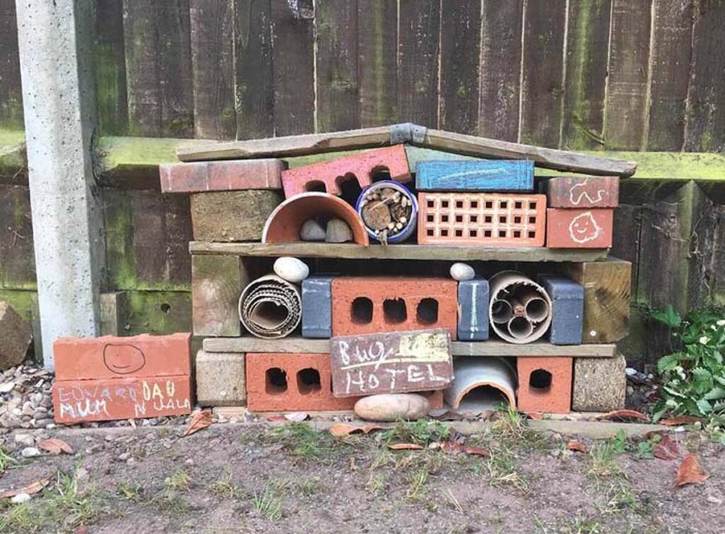 31 DIY Projects to Reuse Old Bricks and Transform Your Home and Garden