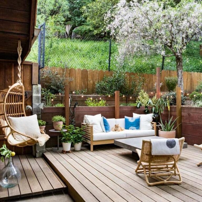 28 Relaxing Garden Corners for a Peaceful Retreat