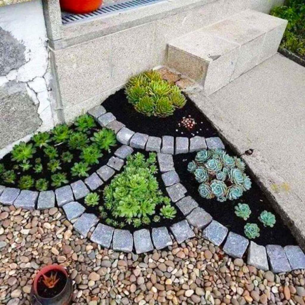 24 Eye-Catching Small Gardens for Stunning Fronts