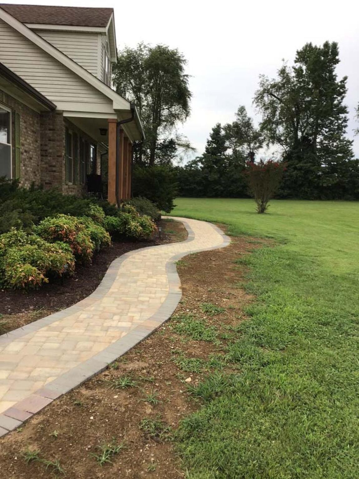 26 Impressive Paver Walkways for Garden Charm