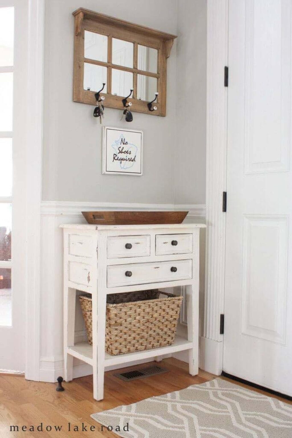 37 Beautiful Entry Table Ideas for a Warm Welcome