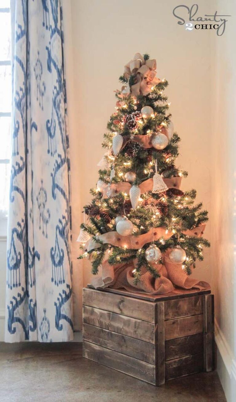 24 Tabletop Christmas Trees to Adorn Your Spaces
