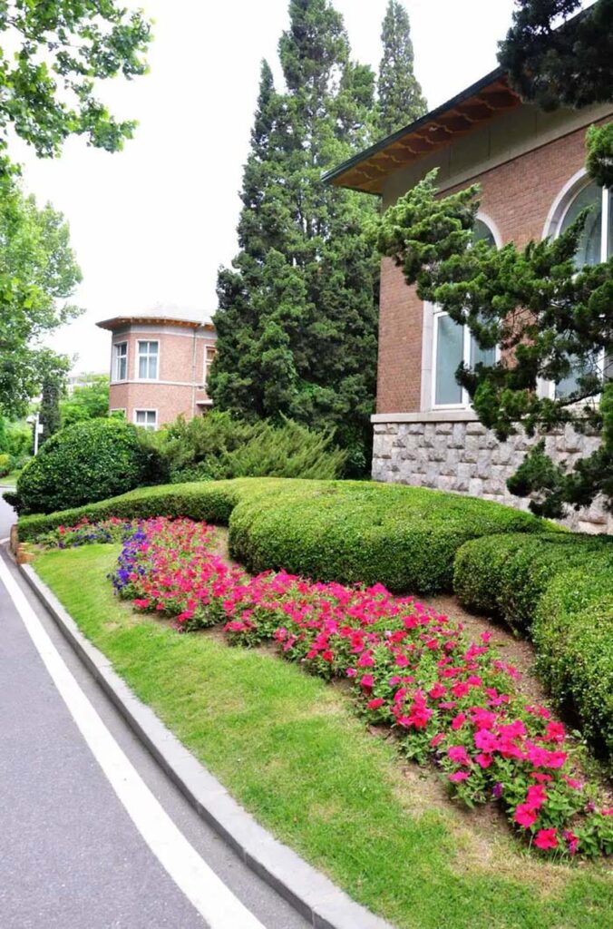 25 Beautiful Garden Borders to Create