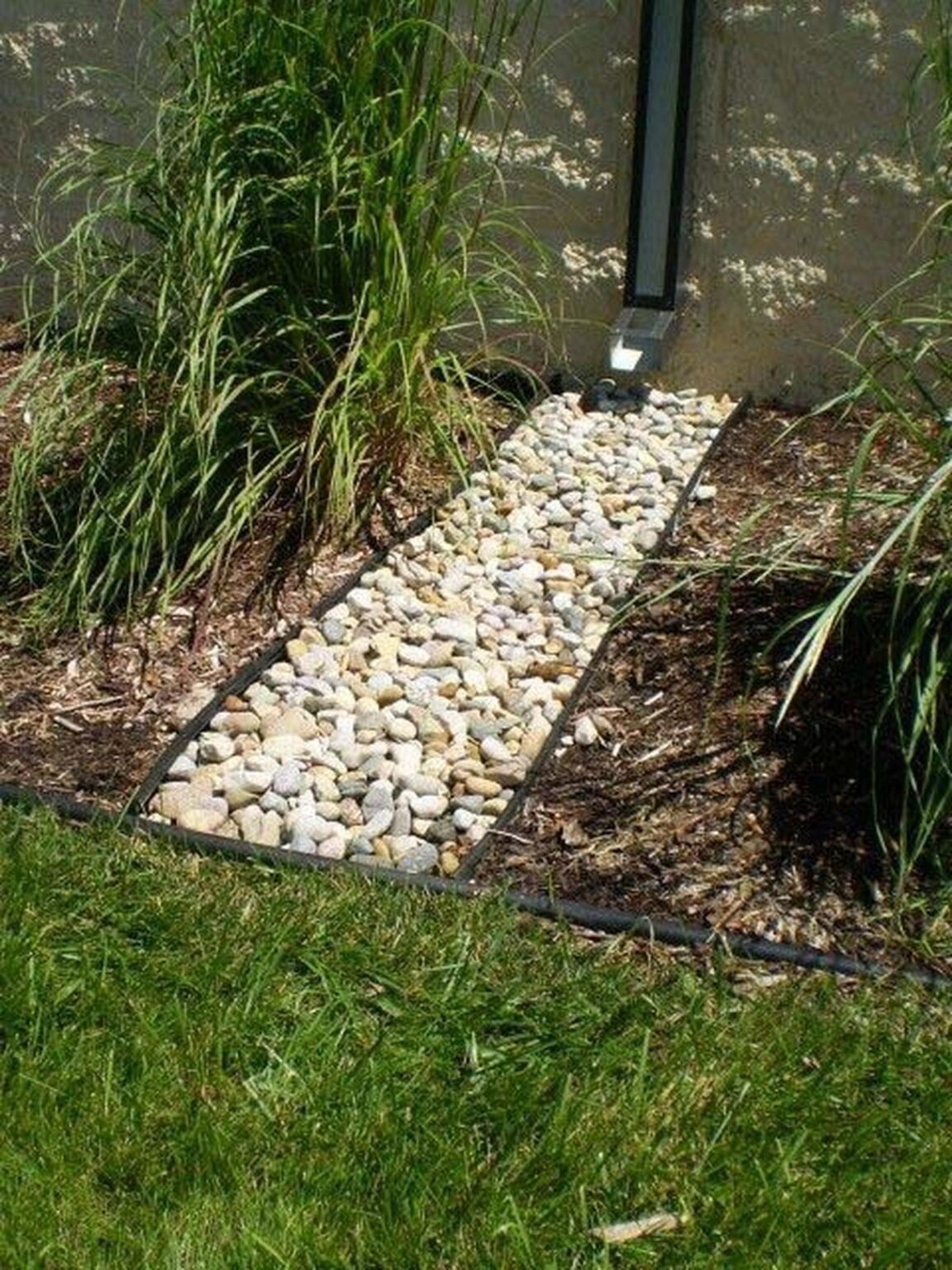21 Creative Front Yard Drainage Ditch Ideas for Managing Rainwater