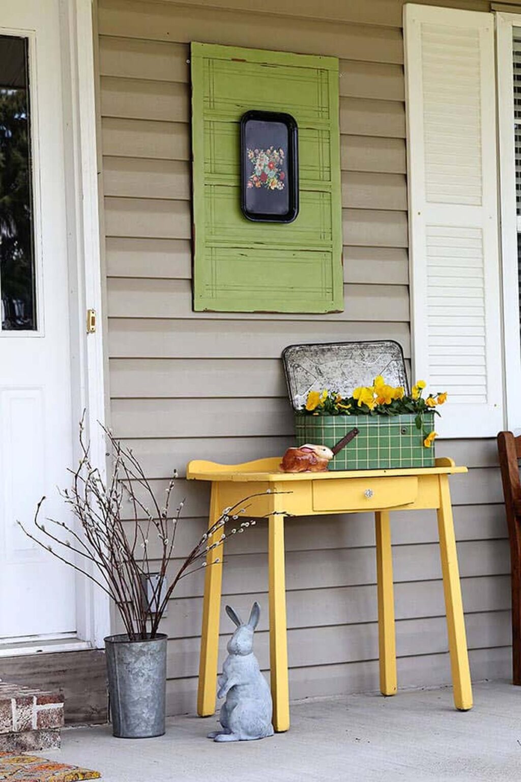 30 Eye-Catching Porch Wall Decor Ideas to Transform Your Front Entrance