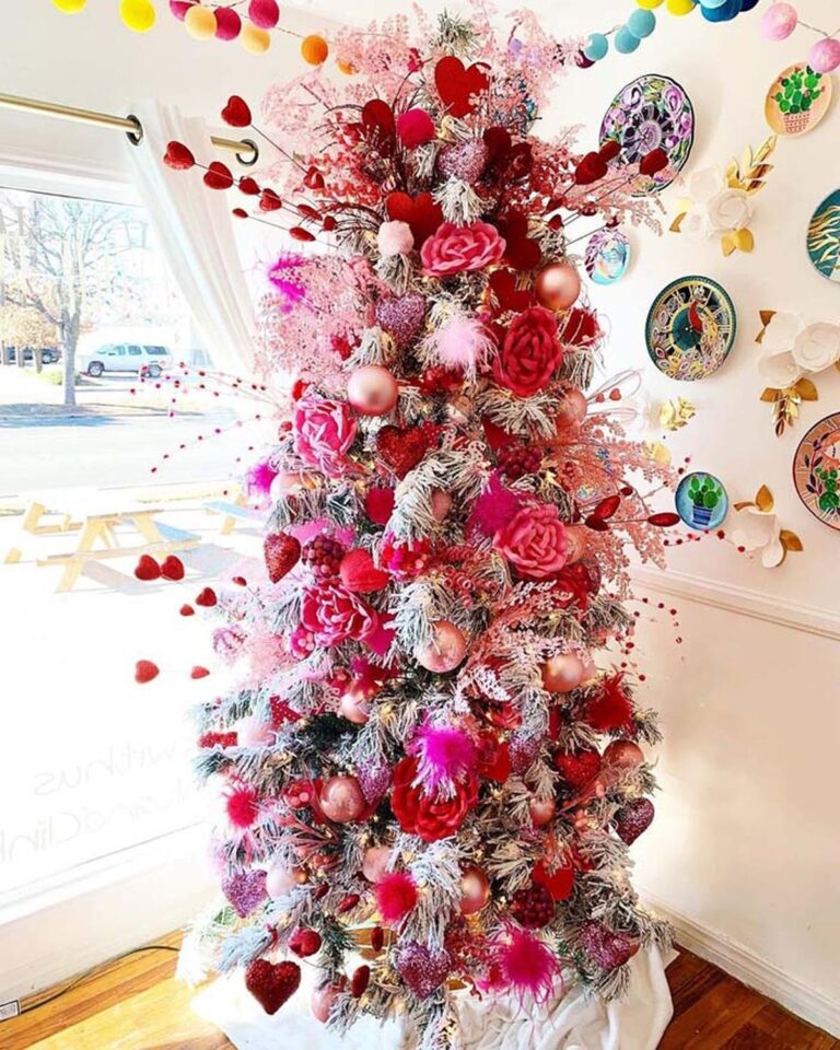26 Beautiful Valentine’s Day Tree Decorations to Try