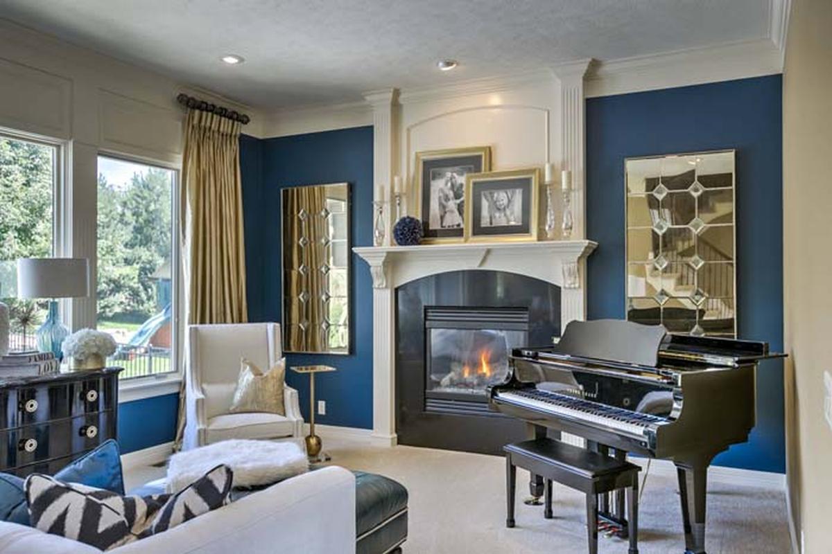 12 Best Color Combinations That Go Perfectly with Navy Blue