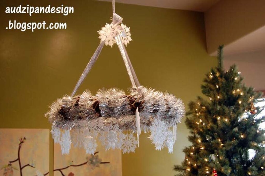 22 Easy Christmas Tinsel Decor Ideas