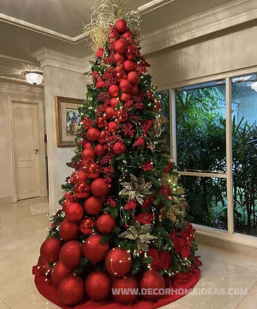 17 Chic Christmas Trees Trending This Winter