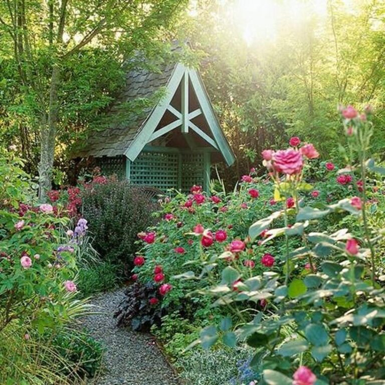 15 Enchanting Cottage Garden Layouts to Fill Your Space with Color