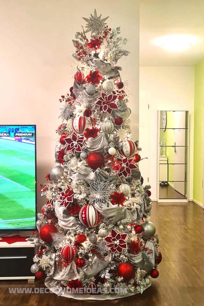 17 Chic Christmas Trees Trending This Winter