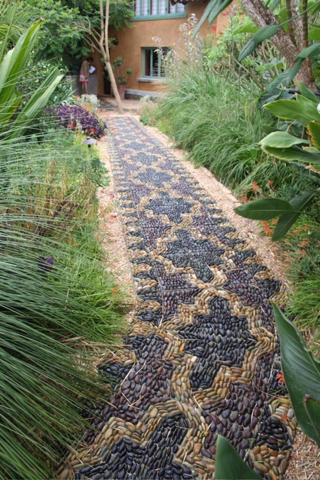 43 Creative Ways to Use River Rocks in Landscaping