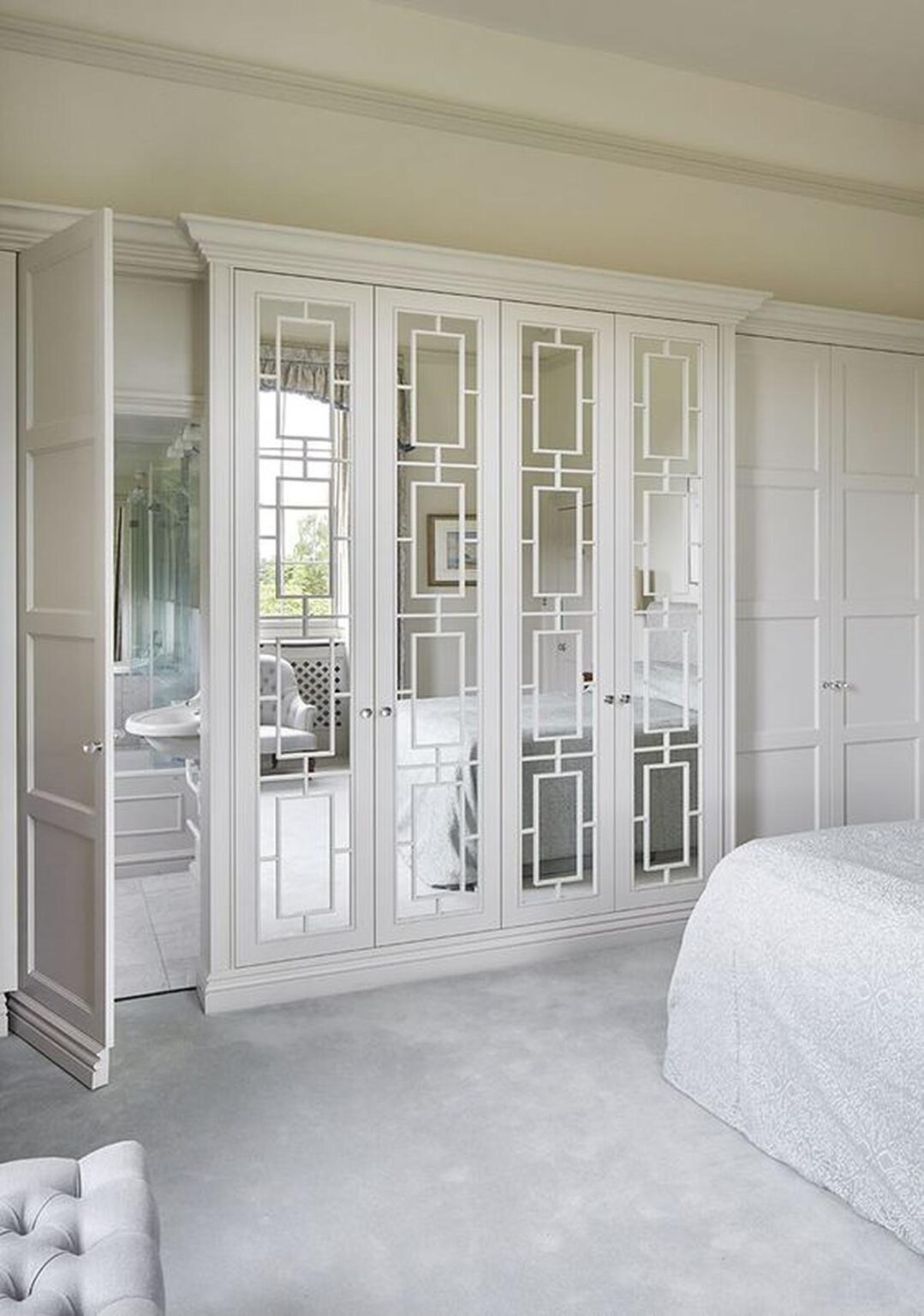 18 Stylish Mirror Closet Door Ideas for Every Room