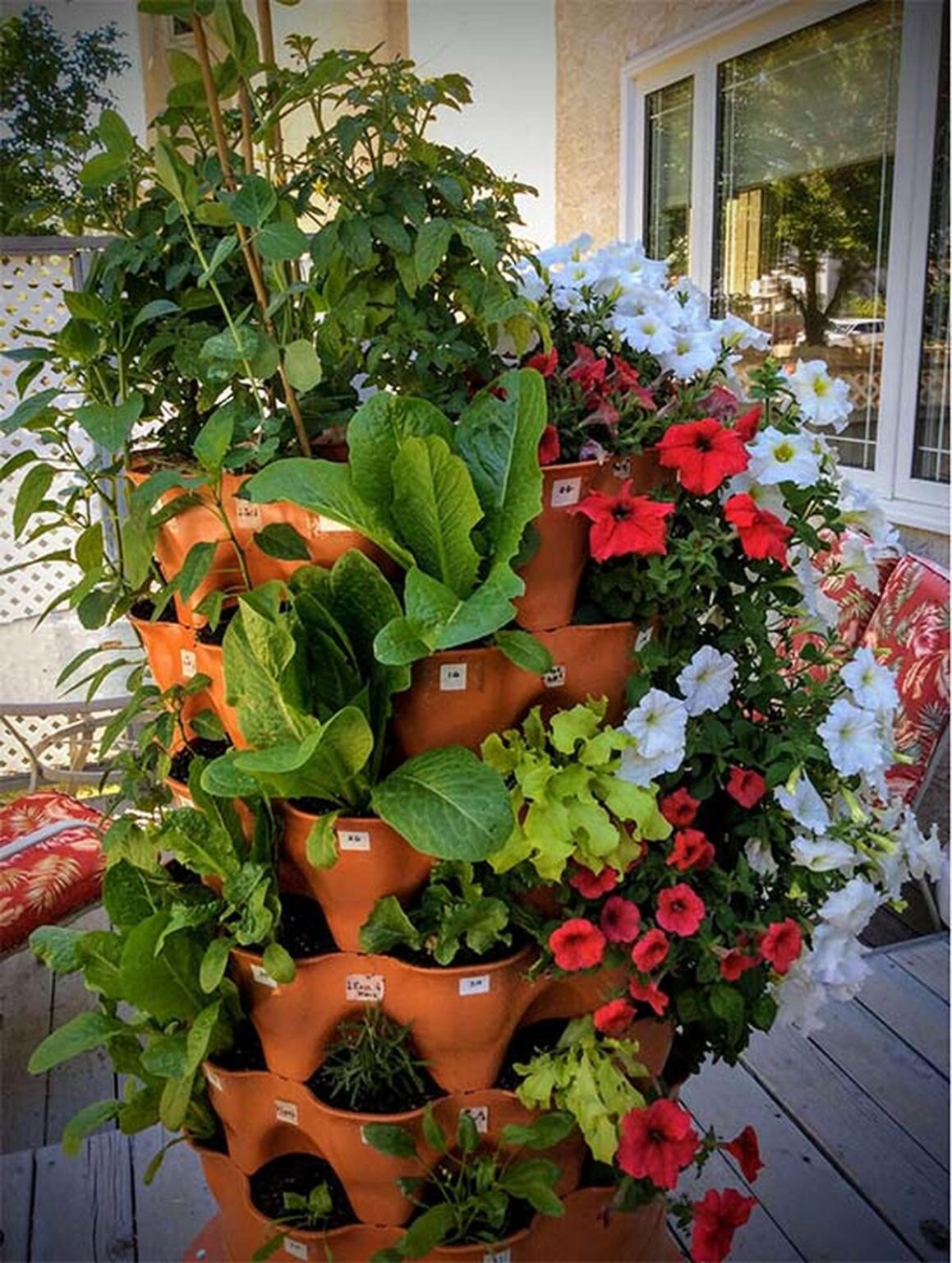 19 Amazing Tiered Planters to Make Your Yard Beautiful