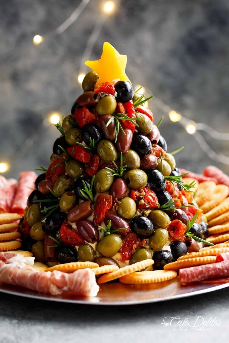 21 Delicious Christmas Cheese Ball Appetizers