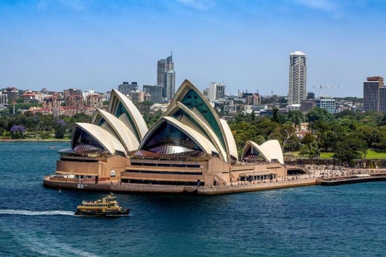 51 Amazing and Famous Buildings You Must See