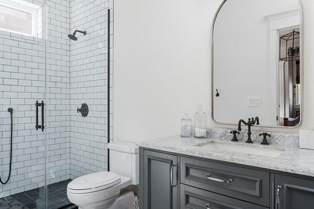 53 Best Masculine Men's Bathroom Ideas for Ultimate Relaxation