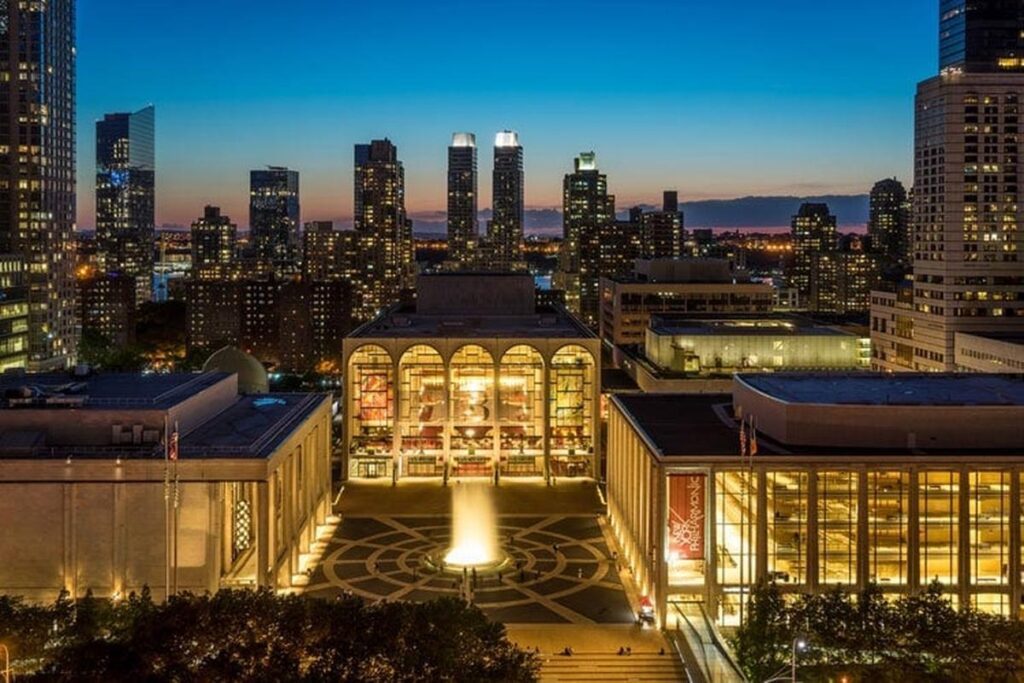 51 Amazing and Famous Buildings You Must See