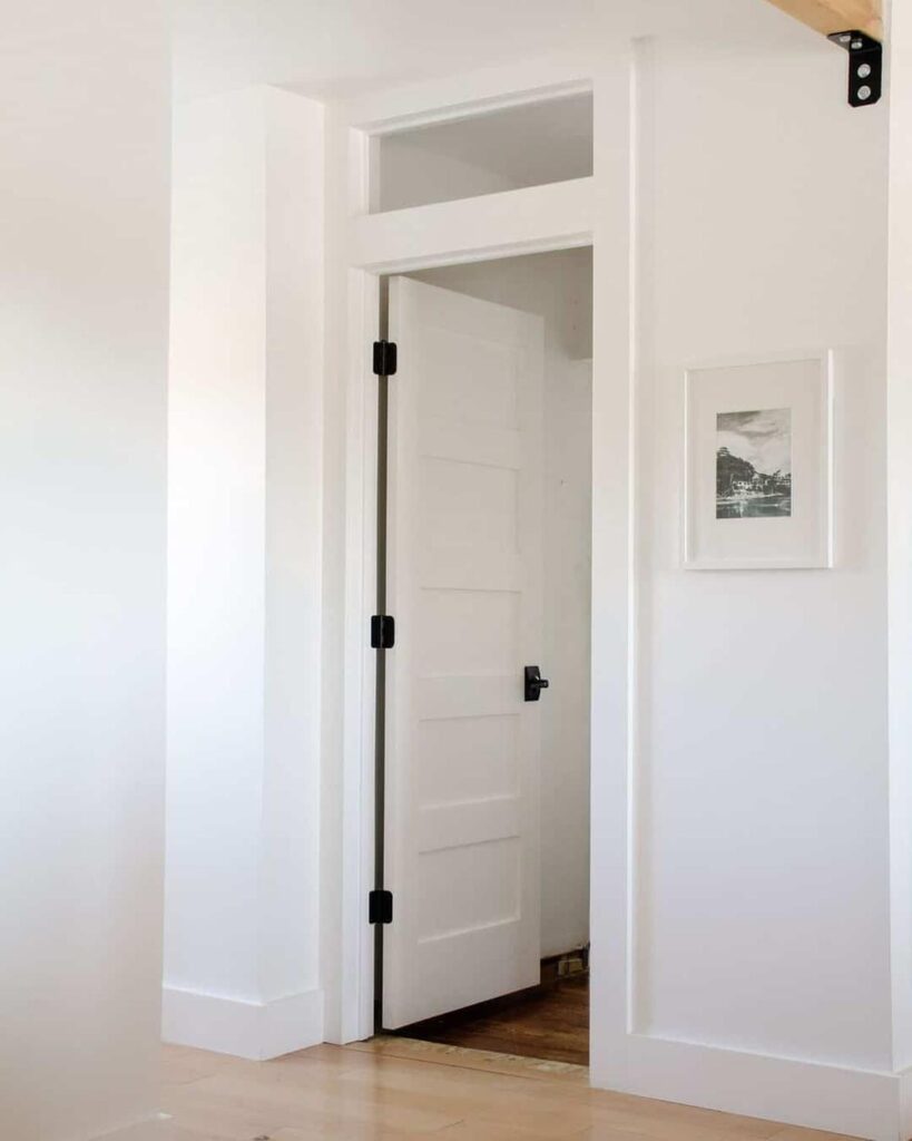 26 Stylish Transom Window Ideas for Extra Light -Architectural Foundation