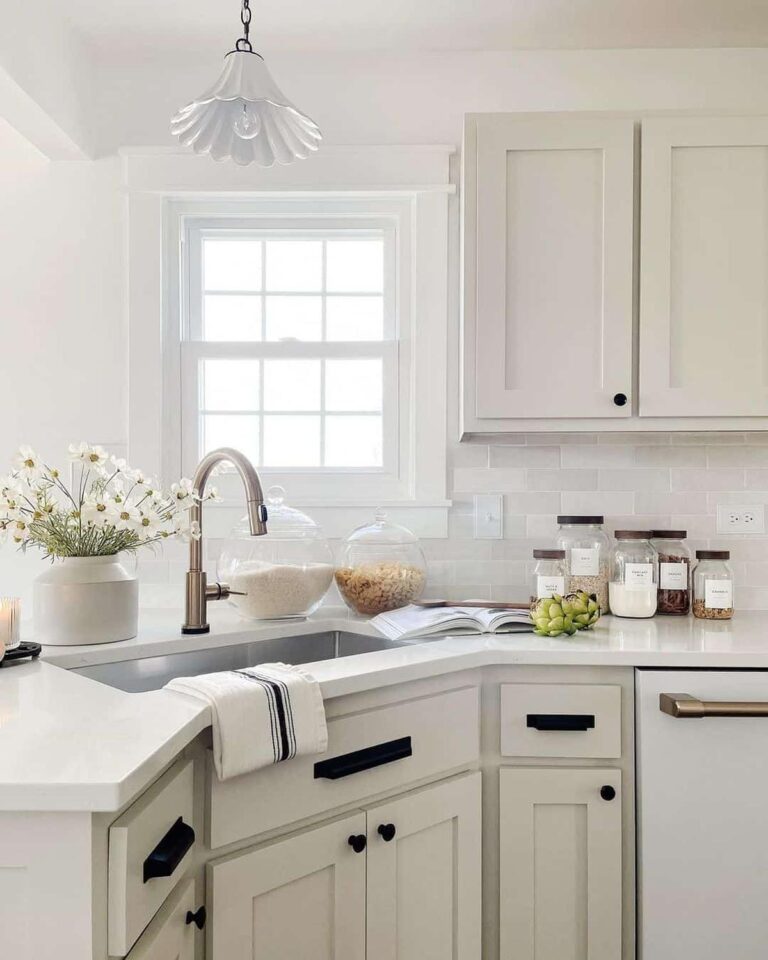 19 Eye-Catching Cloe Tile Ideas for a Modern Aesthetic -Architectural ...