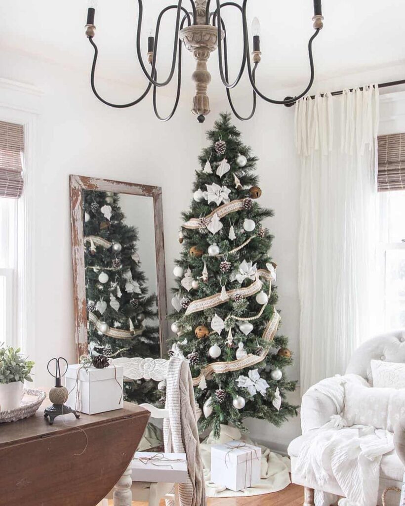 33 Slim Christmas Tree Decorating Ideas for Smaller Spaces ...