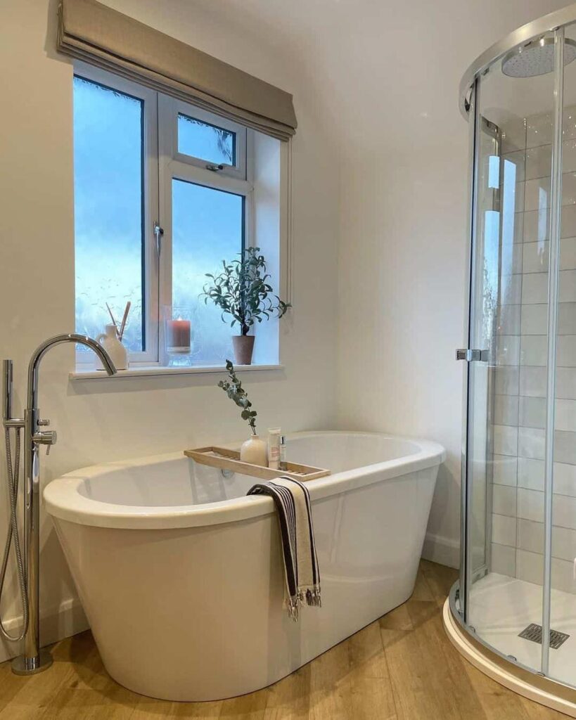 28 Stylish Small Bathroom Layouts to Inspire -Architectural Foundation
