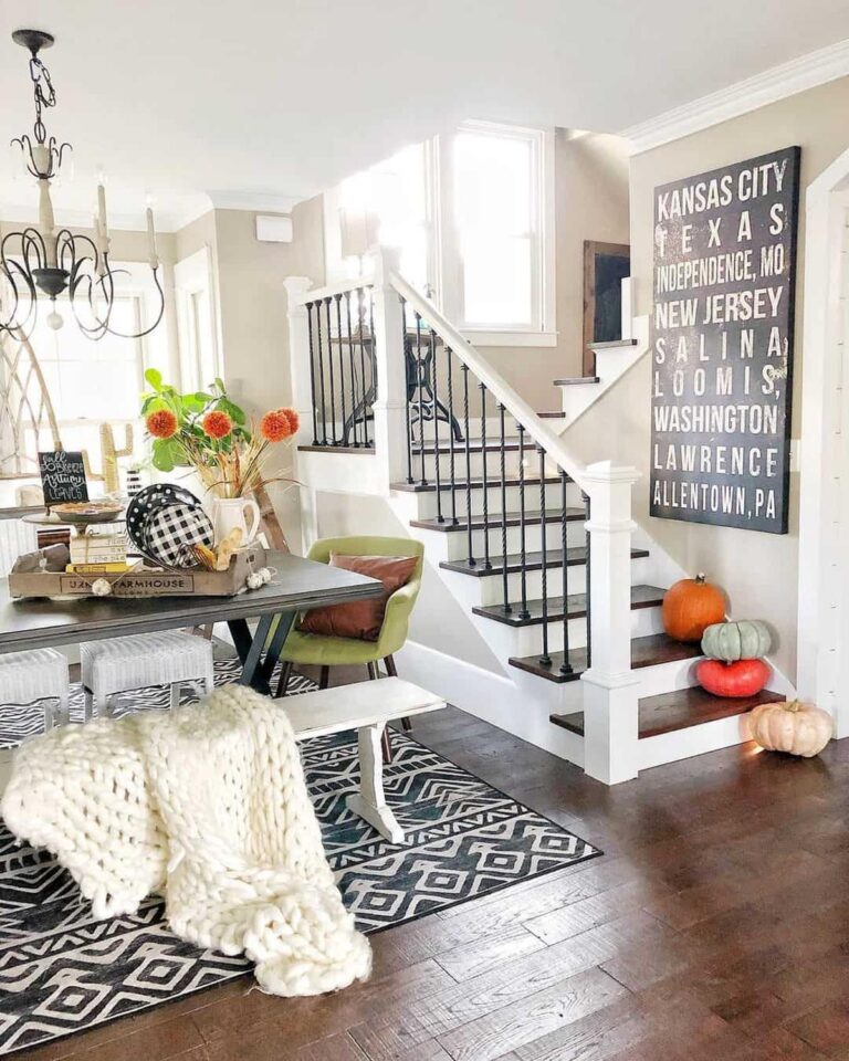 26 Ideas to Transform Your Staircase Wall into a Stylish Feature ...