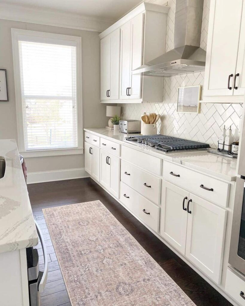 31 Creative Kitchen Baseboard Molding Ideas for a Polished Look ...
