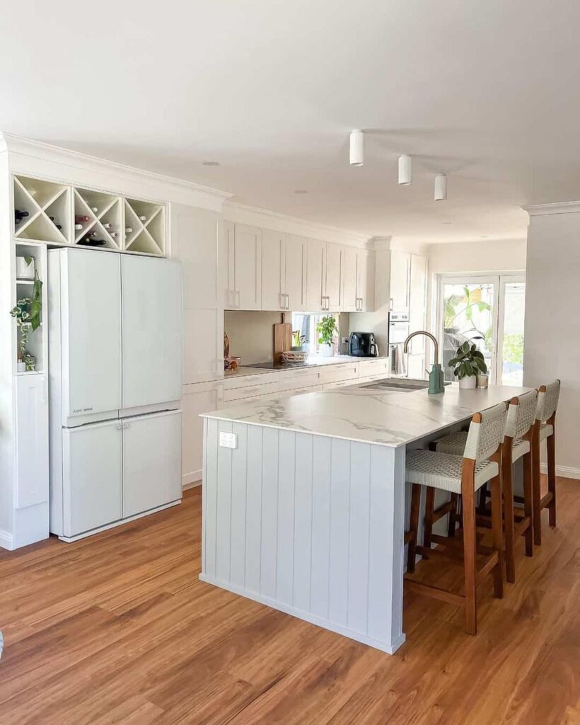 23 High-End Cabinet End Panel Designs for Luxury Kitchens ...