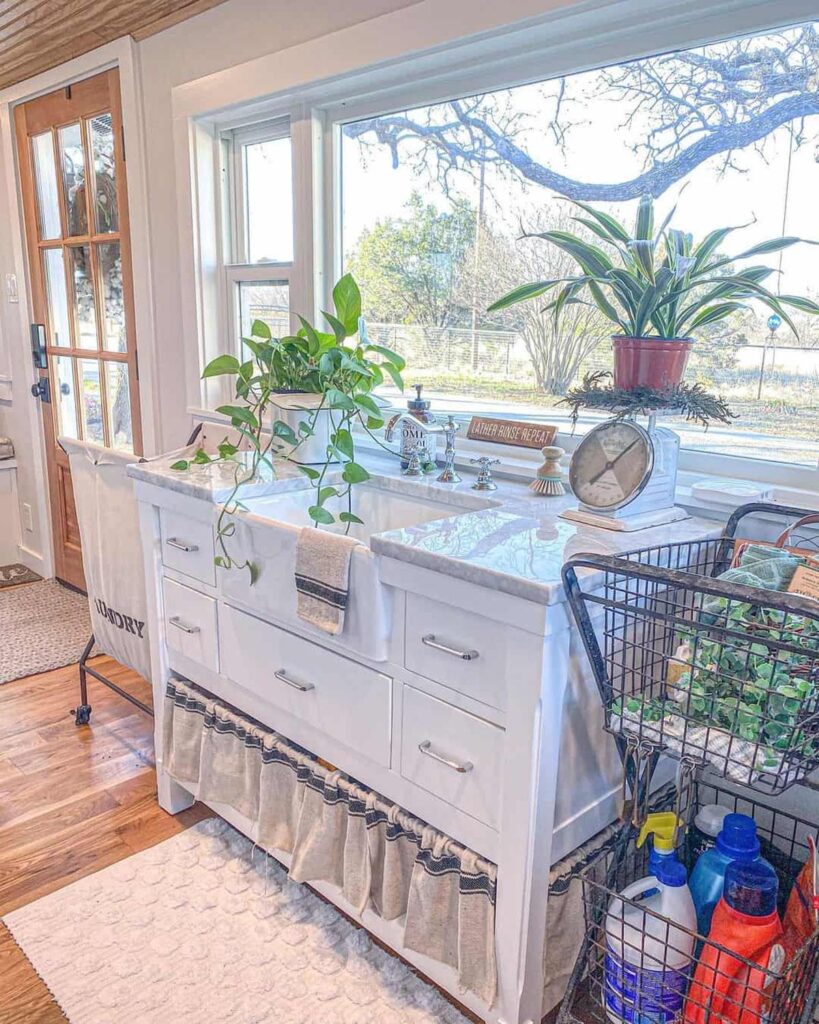 31 Laundry Room Sink Ideas to Make Laundry Day Easier and More ...