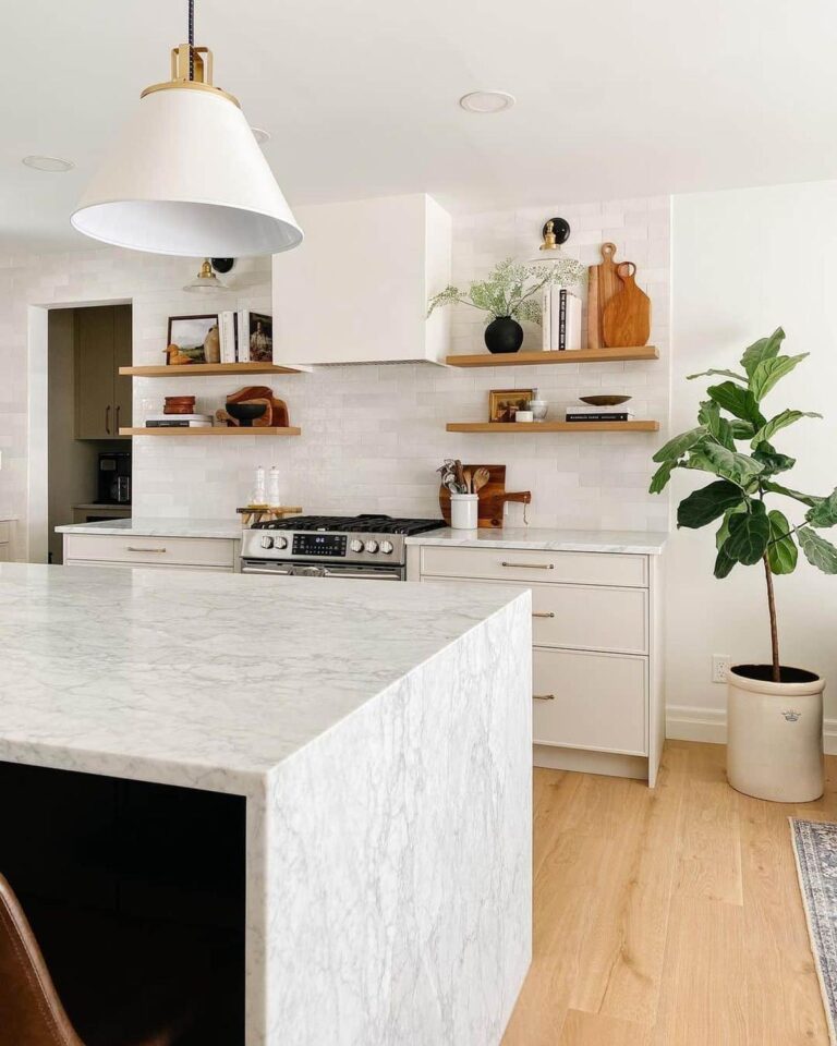 31 Creative Kitchen Baseboard Molding Ideas for a Polished Look ...