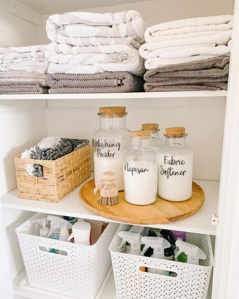 30 Easy Towel Storage Ideas for Your Bathroom -Architectural Foundation