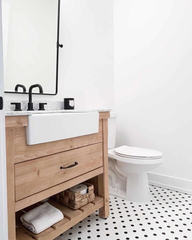30 Elegant Baseboard Ideas for Bathroom -Architectural Foundation