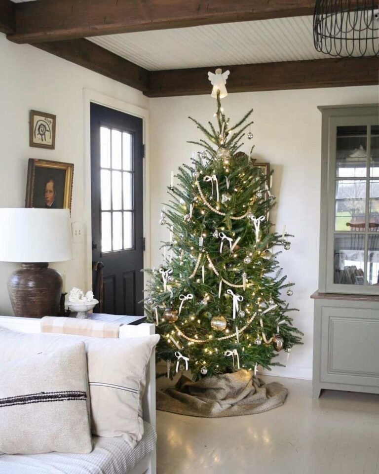 28 Christmas Tree Bow Ideas to Elevate Your Tree -Architectural Foundation
