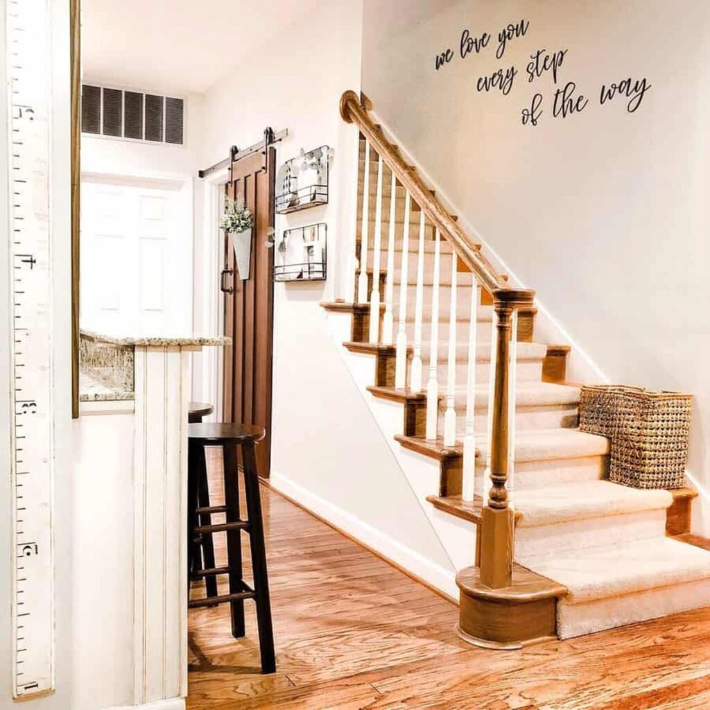 26 Ideas to Transform Your Staircase Wall into a Stylish Feature ...
