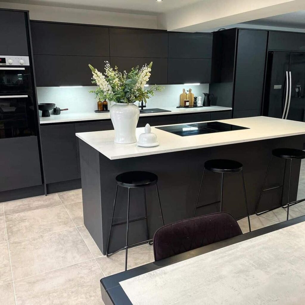 22 Dramatic Dark Kitchens to Make a Statement -Architectural Foundation