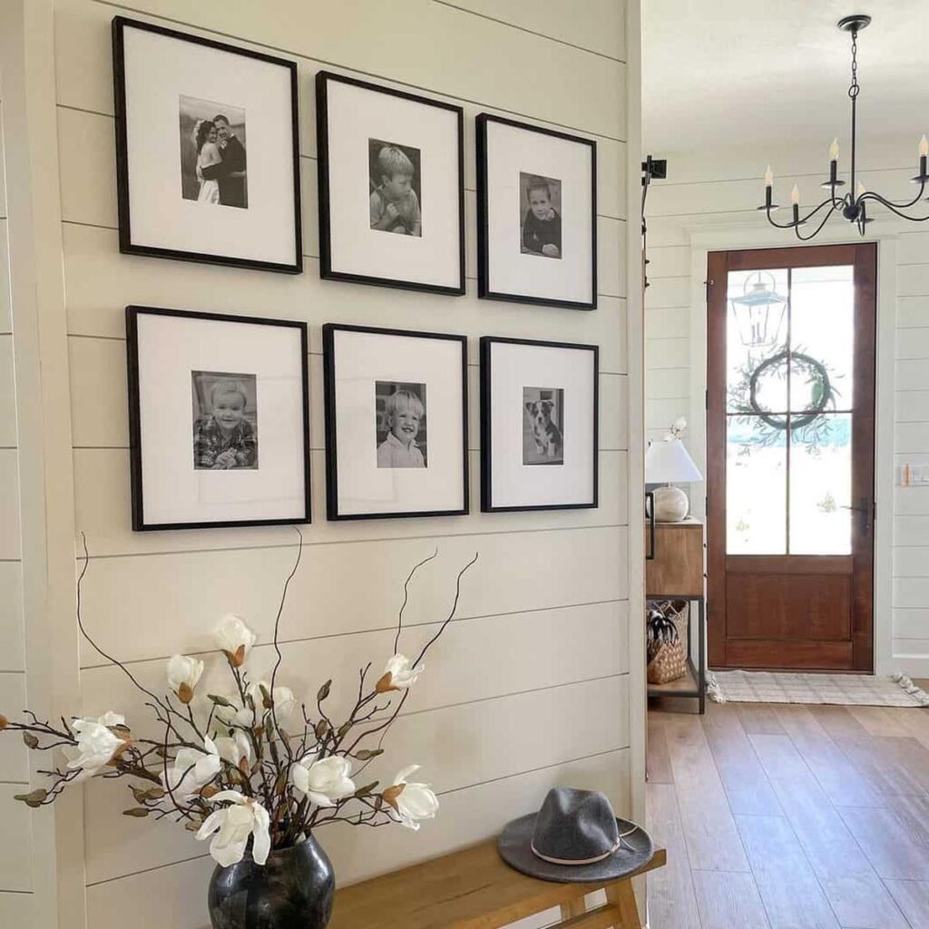 35 Beautiful Black Frame Gallery Wall Arrangements to Display Your Art ...