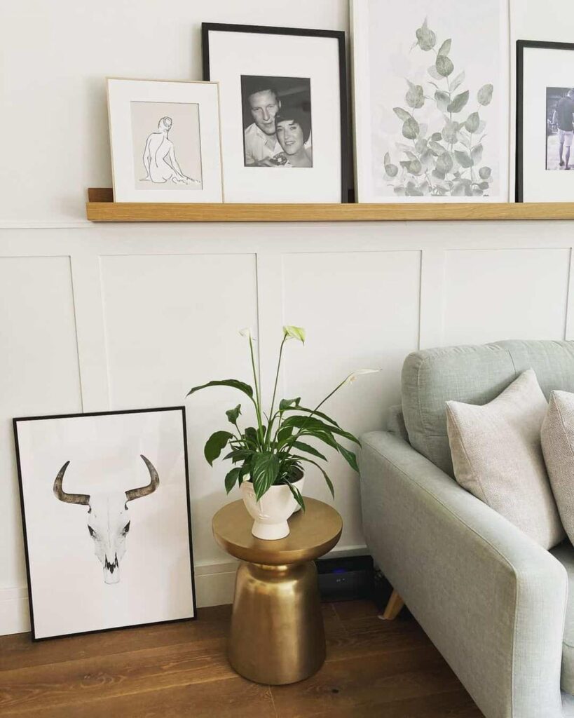 22 Living Room Wainscoting Designs for a Grand Look -Architectural ...